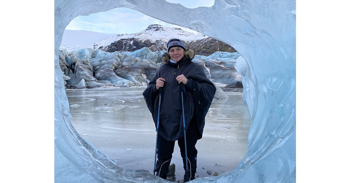 BIOGRAPHY | Helen Booth